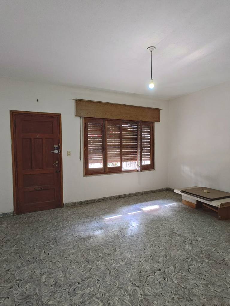 VENDO Casa 2 dormitorios, cochera, patio con asador – Alberdi ...